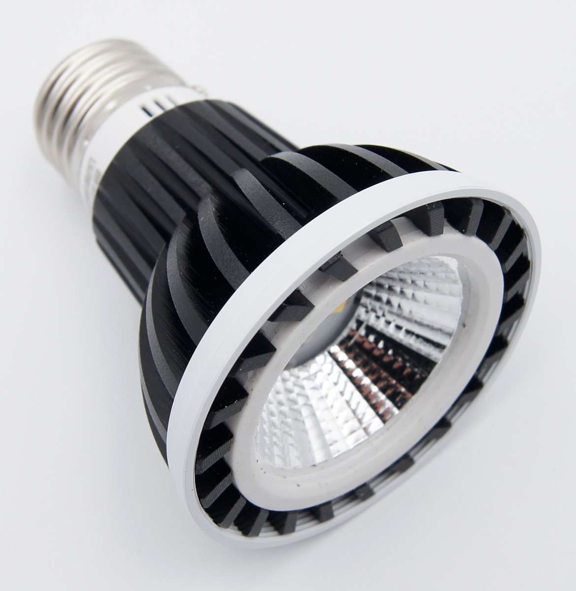 DRAGO-LUX LED UV Desert & Forest – UV-LED Spots für Terrarien ...